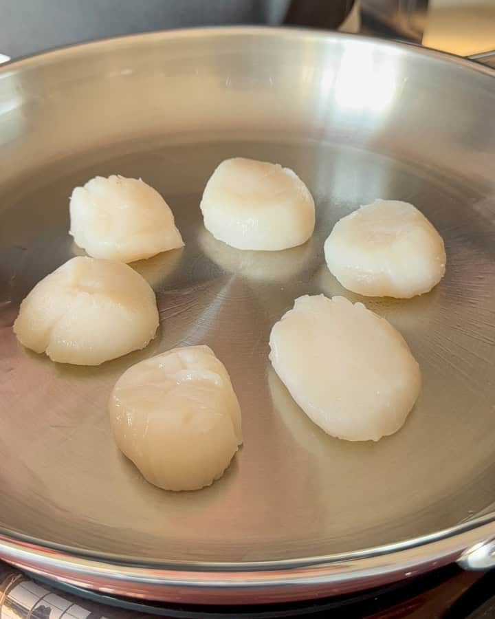 Pan Seared Scallops with Cauliflower Puree - Zimmy's Nook